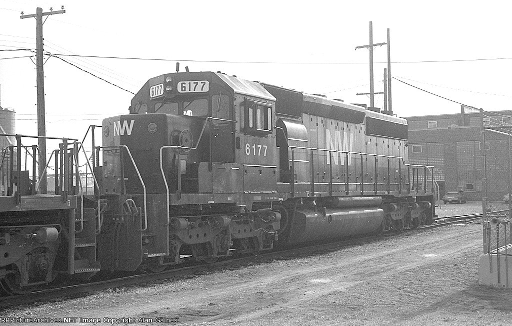 NW SD40-2 6177